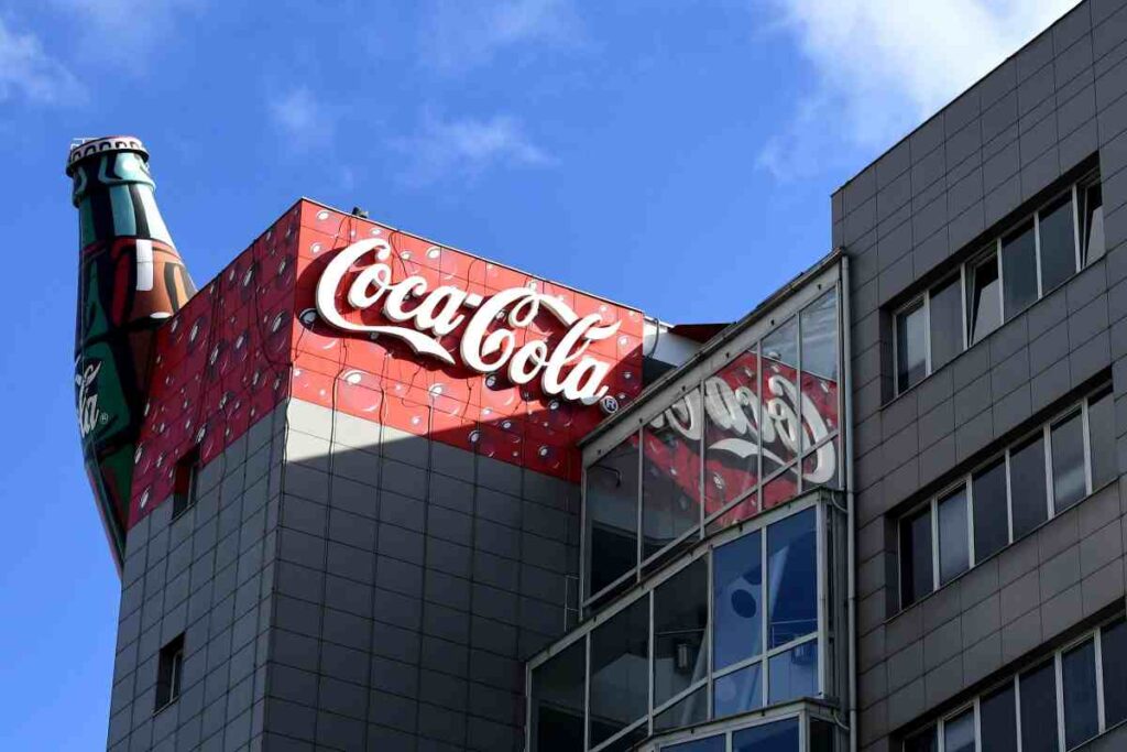 "Coca-Cola intossica chi la beve": persone in ospedale, ecco tutta la ...